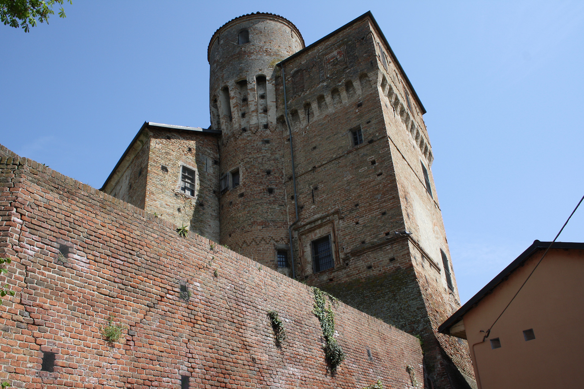 Castello di Roddi | Da Vedere e-bike friendly Langhe | BikeSquare