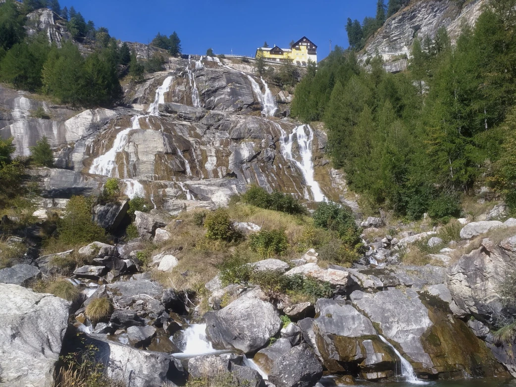 Val Formazza e Cascata del Toce in e-bike | Percorsi e-bike Verbania ...