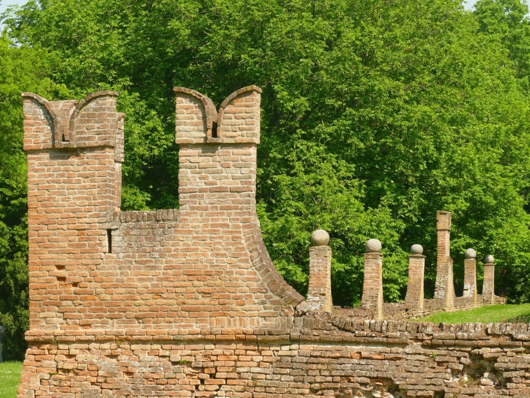 Castle of Maccastorna | To be seen e-bike friendly Cremona | BikeSquare